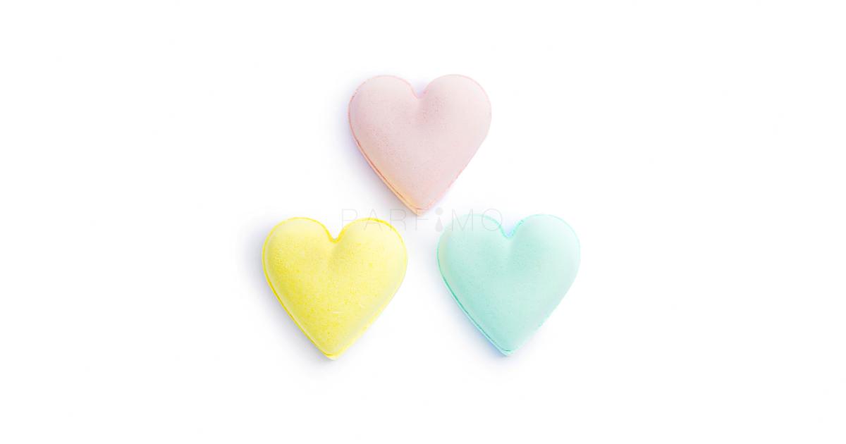 Black Friday I Heart Revolution Heart | PARFIMO.hu